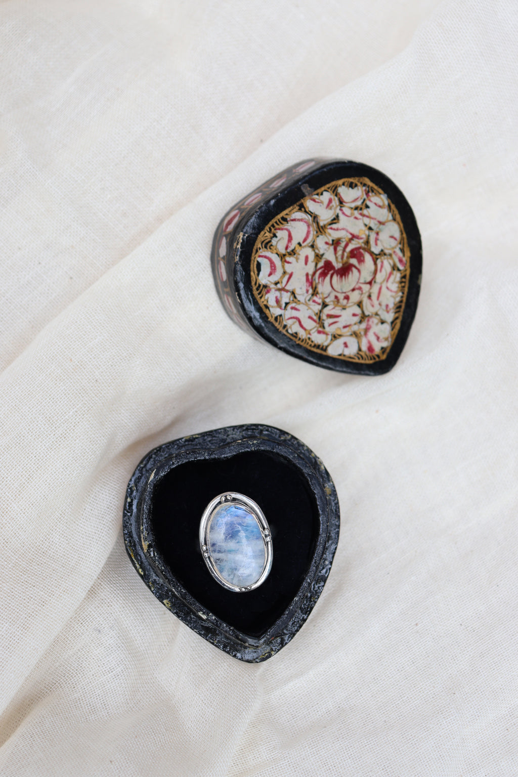 The Natural Heart – trinket box – The Two Collectors