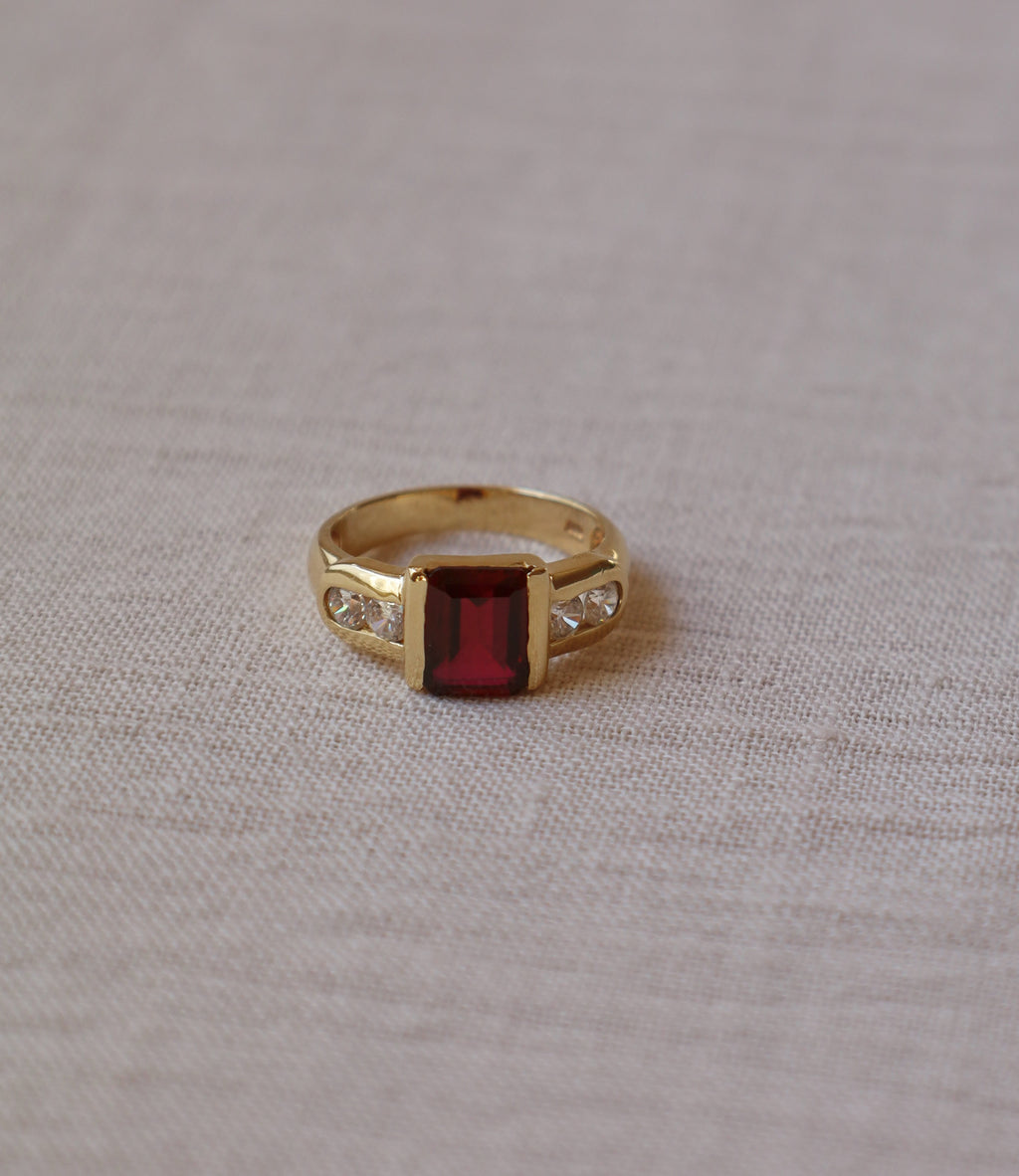 14K yellow gold ruby signet ring – The Two Collectors